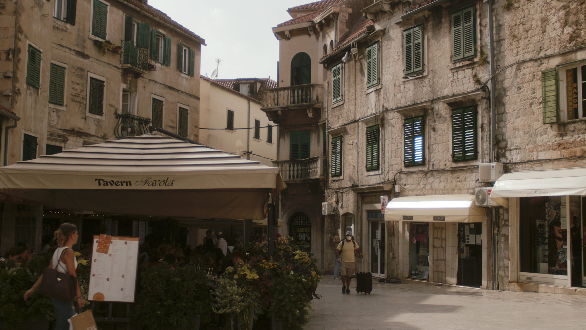 Blackmagic Pocket Cinema Camera – Blackmagic RAW | Blackmagic Design