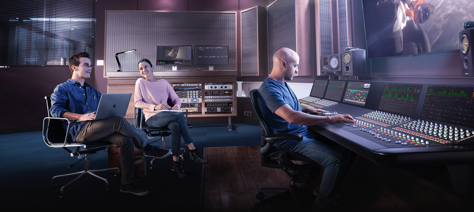 Bàn điều khiển Fairlight Desktop Console – Công ty Hà Bảo – Đại lý phân ...